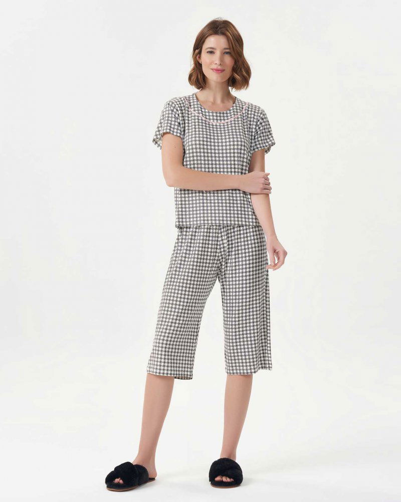 Pijama Manga Curta Com Cal A Capri